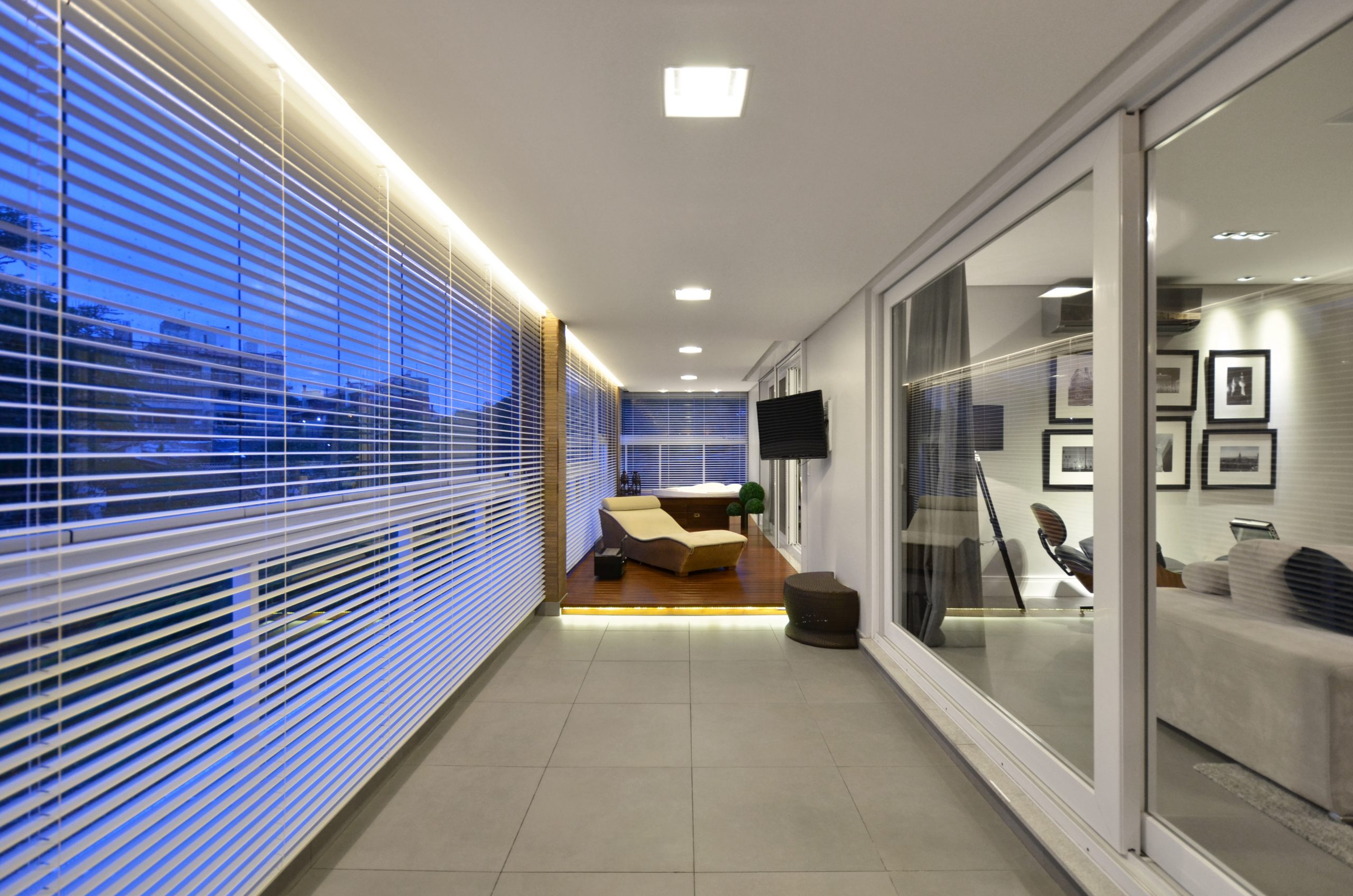 Quais são os tipos de fechamento de varanda? | Trilho Suisso