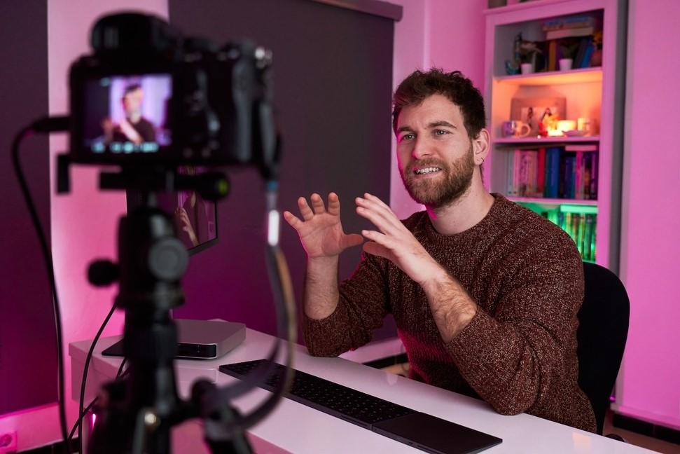 Estúdio para gravar podcast em casa: aprenda a fazer o seu