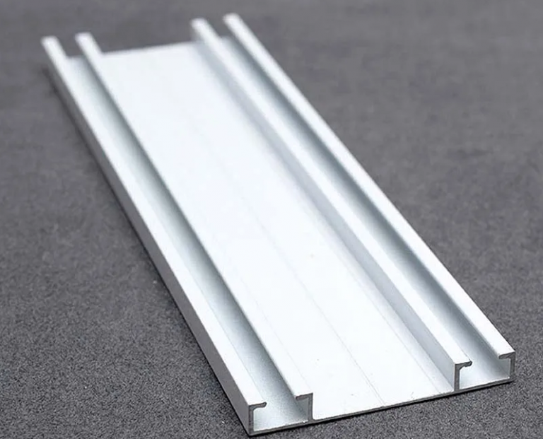 Os melhores tipos de trilho para cortina | Trilho Suisso