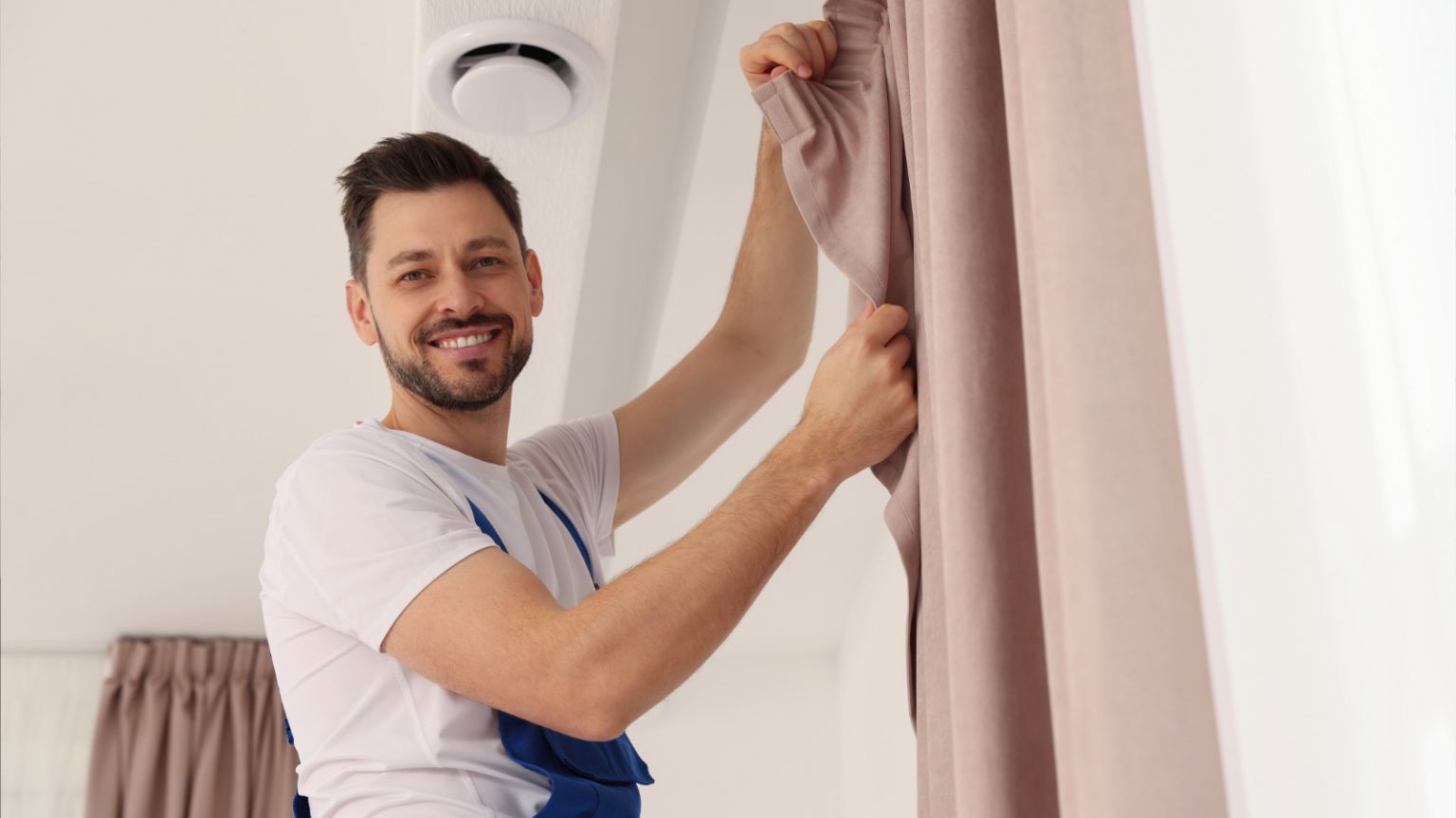 Qual a melhor cortina para usar no trilho suisso? - Trilho Suisso