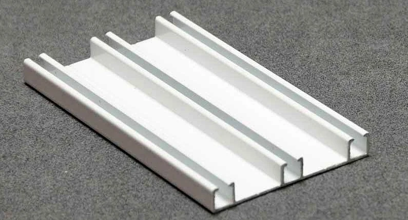 Os melhores tipos de trilho para cortina | Trilho Suisso